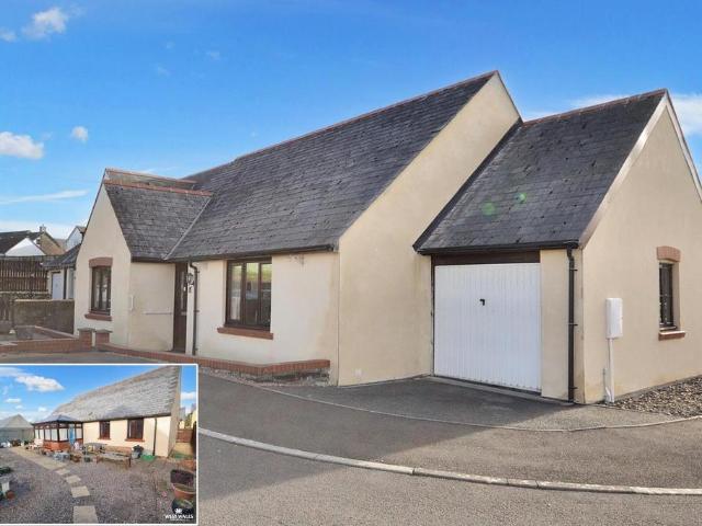 3 bedroom detached bungalow for sale