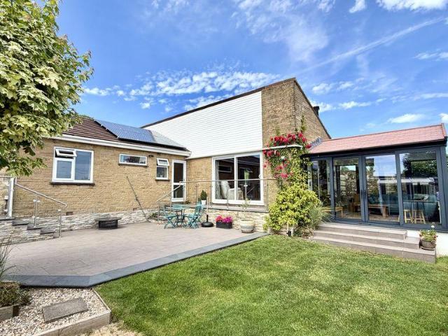 3 bedroom detached bungalow for sale