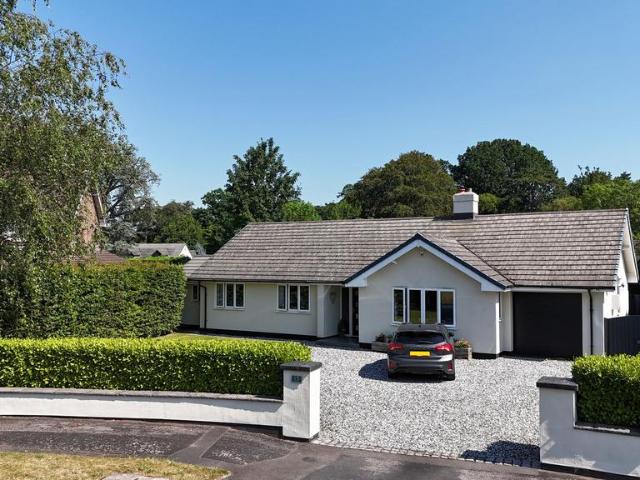 3 bedroom detached bungalow for sale