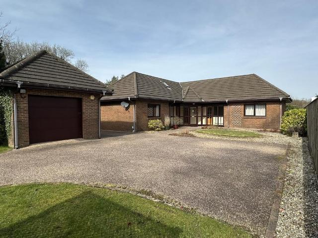 3 bedroom detached bungalow for sale