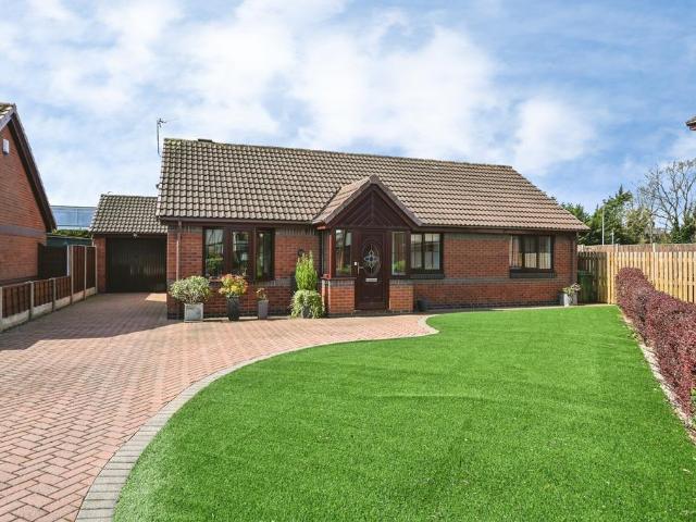 3 bedroom detached bungalow for sale