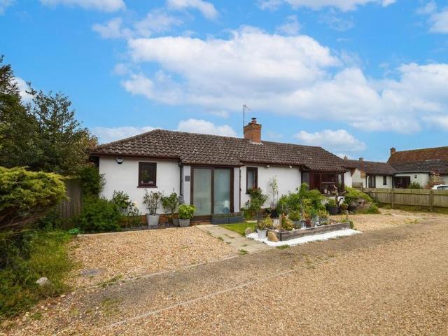 3 bedroom detached bungalow for sale
