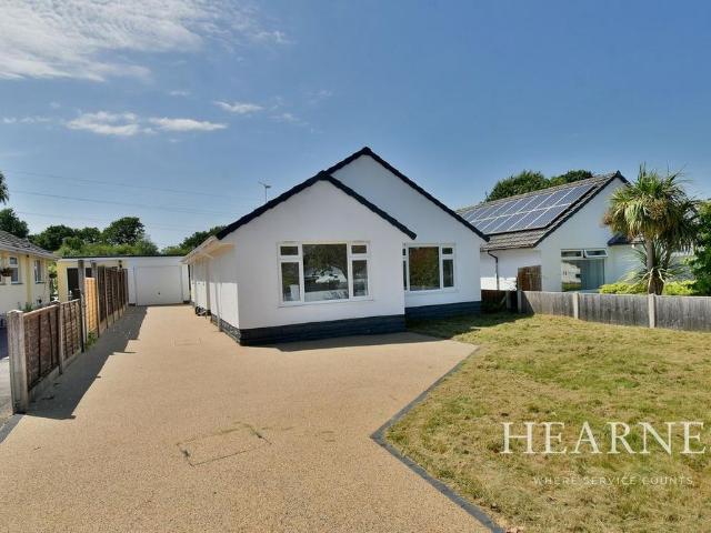 3 bedroom detached bungalow for sale