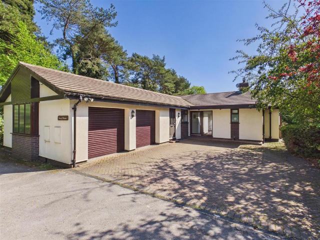 3 bedroom detached bungalow for sale