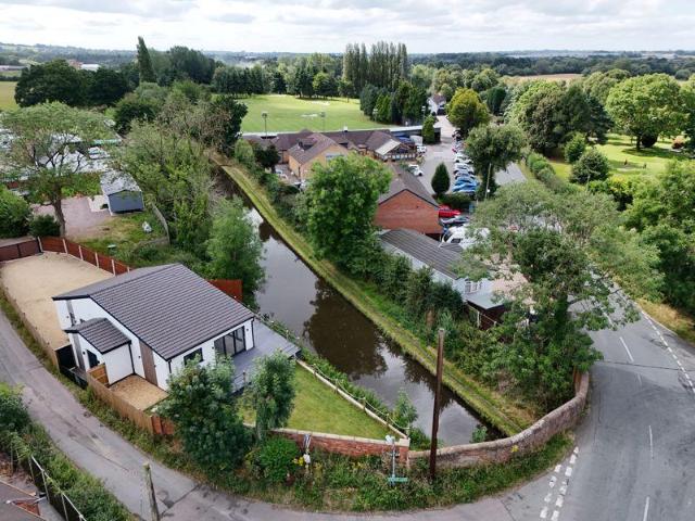 3 bedroom detached bungalow for sale