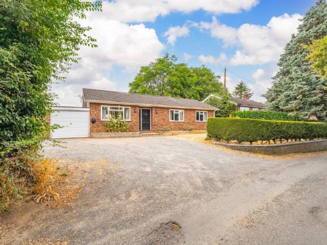 3 bedroom detached bungalow for sale