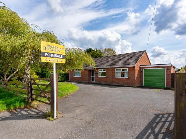 3 bedroom detached bungalow for sale