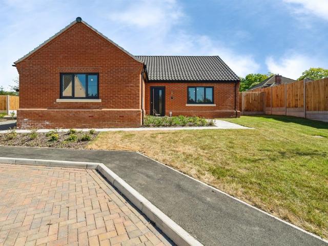 3 bedroom detached bungalow for sale
