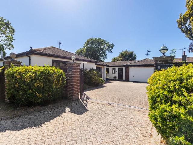 3 bedroom detached bungalow for sale