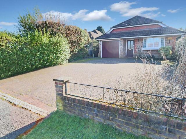 3 bedroom detached bungalow for sale