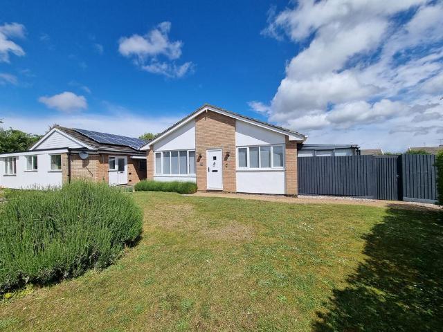 3 bedroom detached bungalow for sale