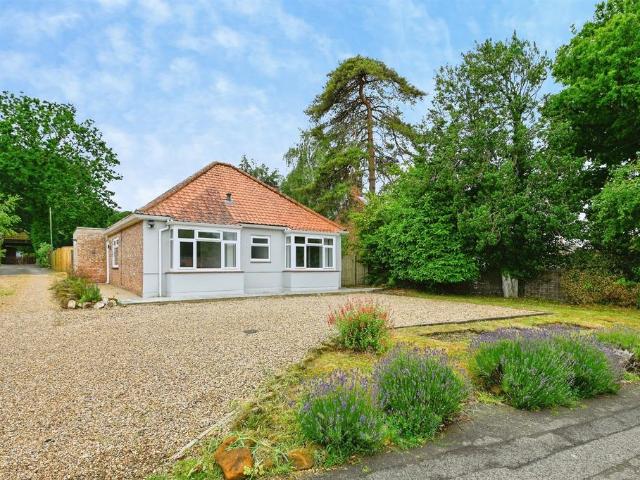 3 bedroom detached bungalow for sale