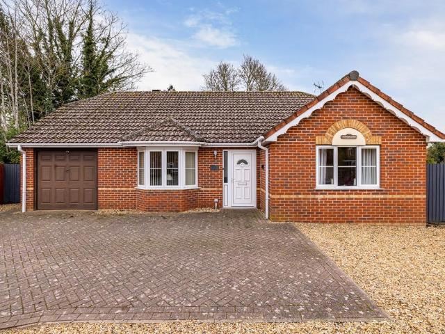 3 bedroom detached bungalow for sale