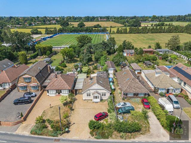 3 bedroom detached bungalow for sale