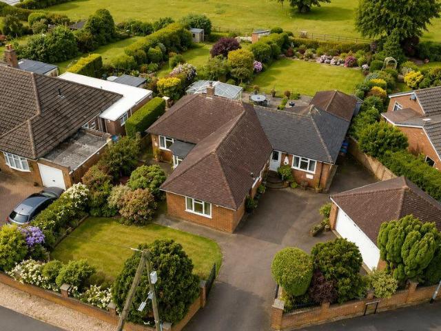 3 bedroom detached bungalow for sale