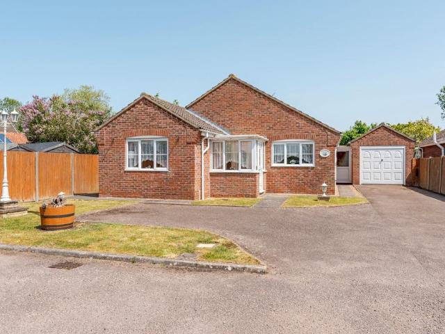 3 bedroom detached bungalow for sale