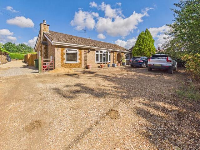 3 bedroom detached bungalow for sale