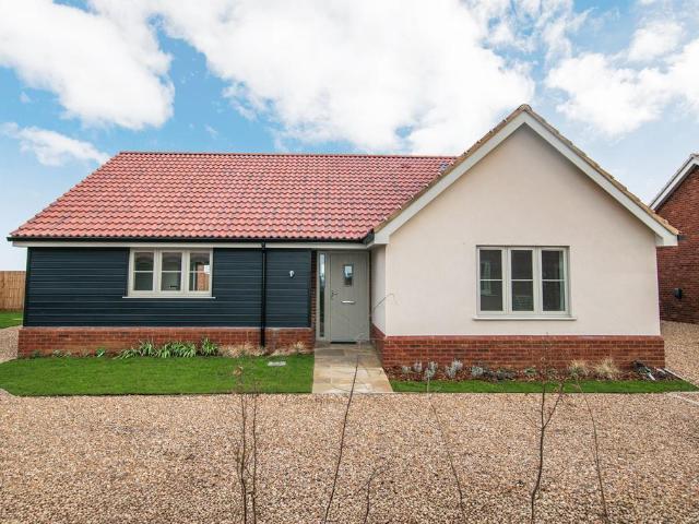 3 bedroom detached bungalow for sale