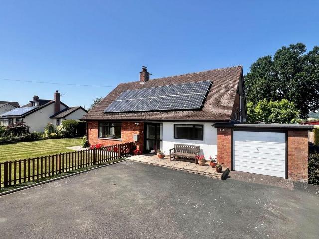 3 bedroom detached bungalow for sale
