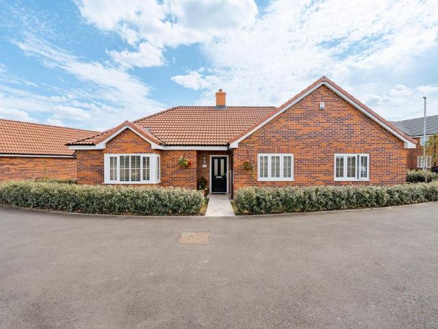 3 bedroom detached bungalow for sale