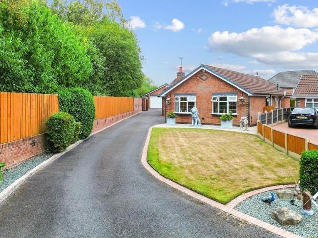 3 bedroom detached bungalow for sale