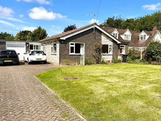 3 bedroom detached bungalow for sale