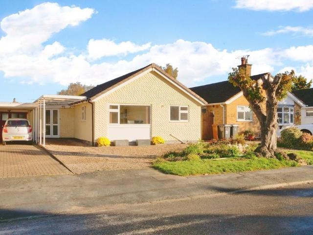 3 bedroom detached bungalow for sale