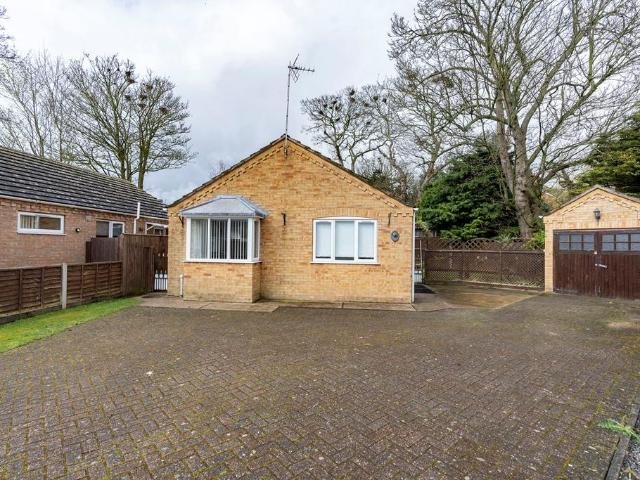 3 bedroom detached bungalow for sale