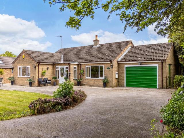 3 bedroom detached bungalow for sale