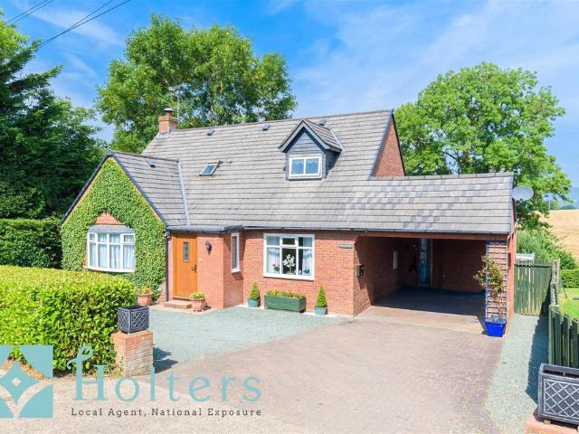 3 bedroom detached bungalow for sale