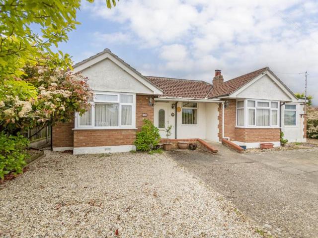 3 bedroom detached bungalow for sale