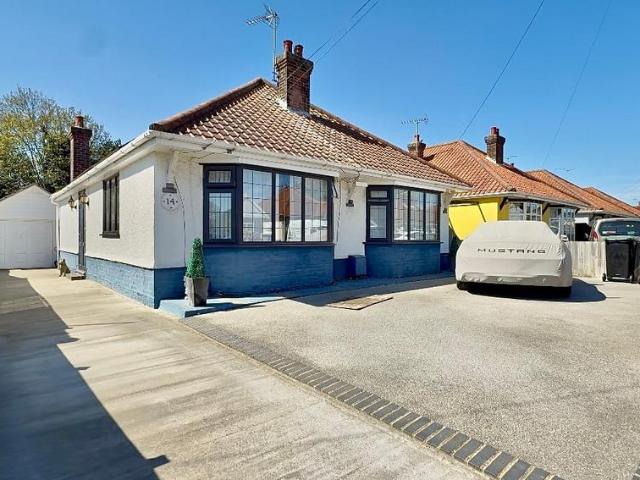 3 bedroom detached bungalow for sale