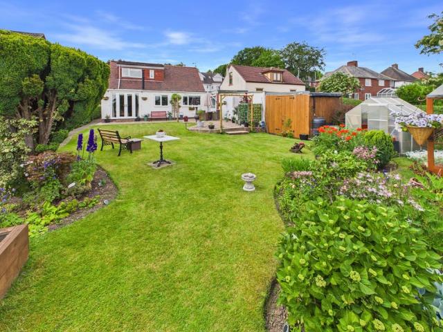 3 bedroom detached bungalow for sale