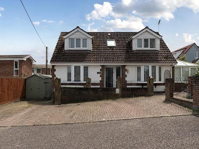 3 bedroom detached bungalow for sale