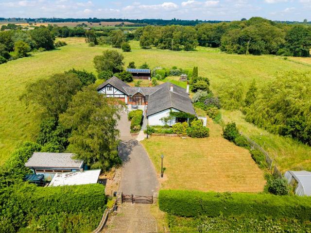3 bedroom detached bungalow for sale