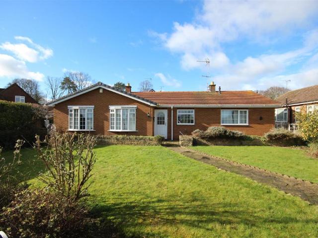 3 bedroom detached bungalow for sale