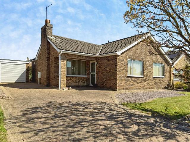 3 bedroom detached bungalow for sale