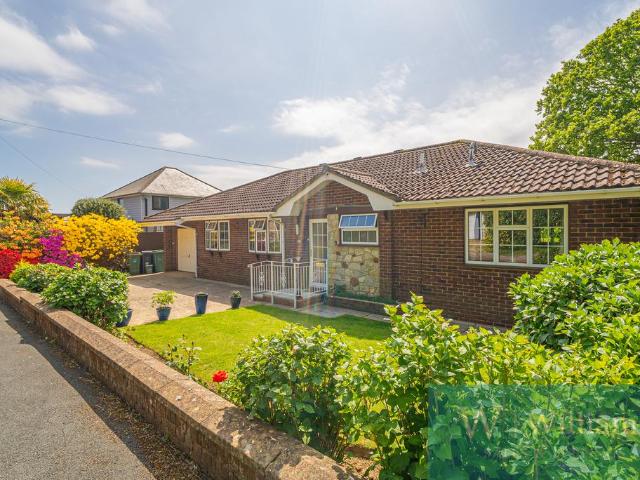 3 bedroom detached bungalow for sale