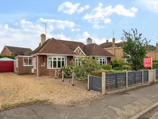 3 bedroom detached bungalow for sale