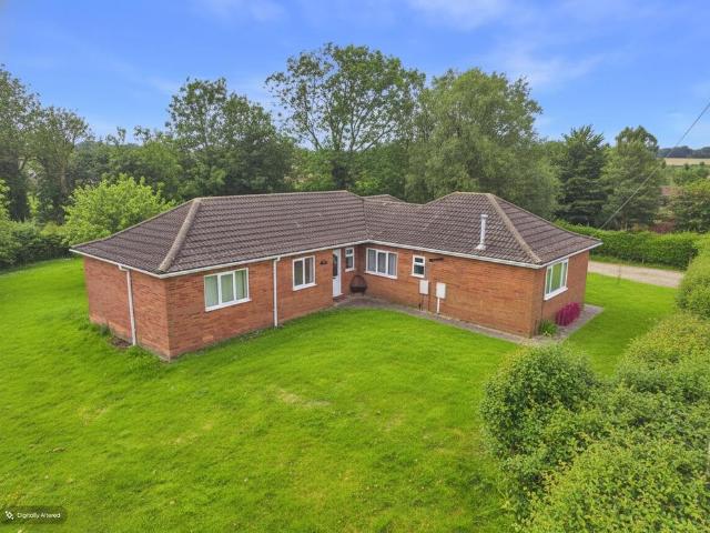 3 bedroom detached bungalow for sale