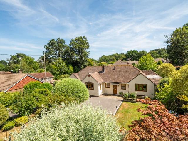 3 bedroom detached bungalow for sale