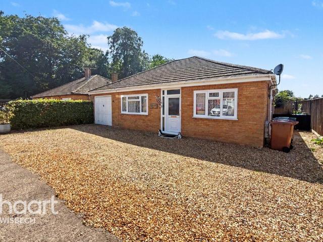 3 bedroom detached bungalow for sale