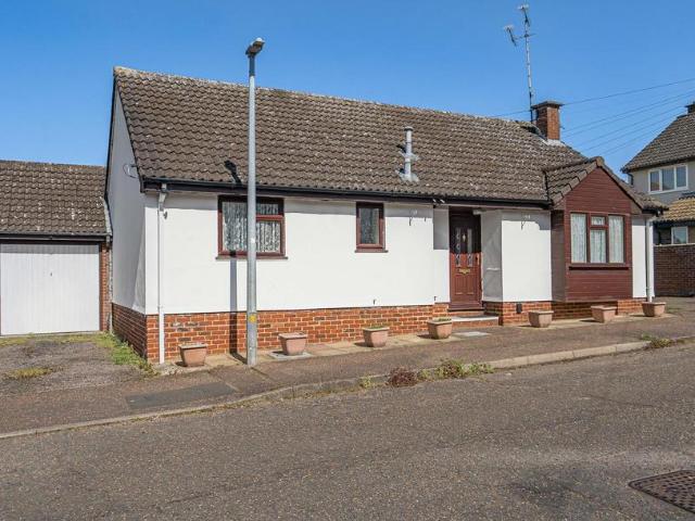 3 bedroom detached bungalow for sale