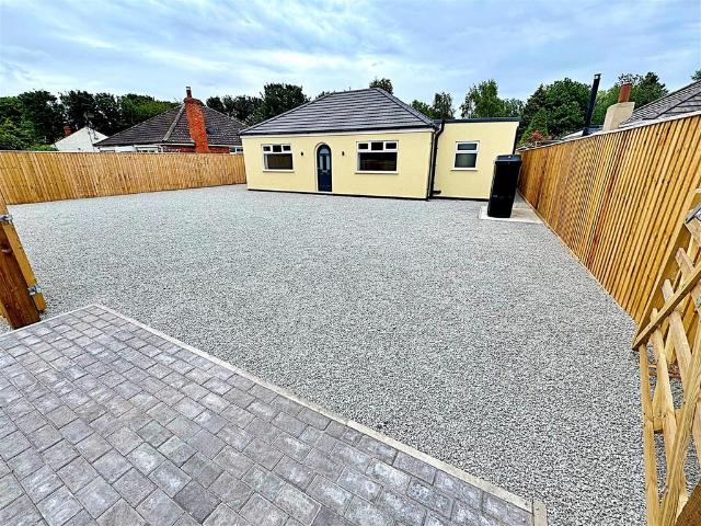 3 bedroom detached bungalow for sale