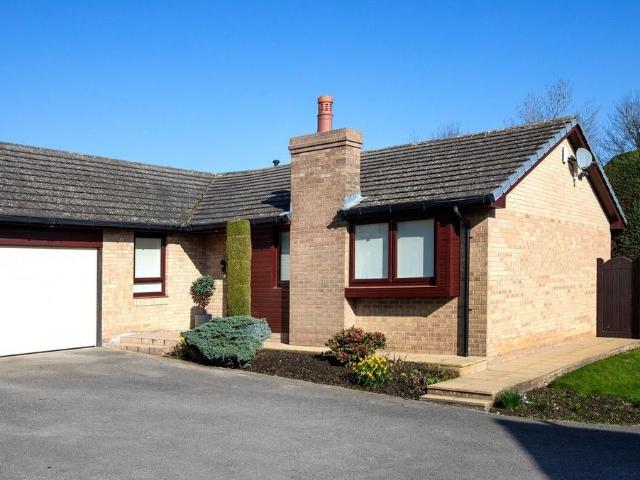 3 bedroom detached bungalow for sale