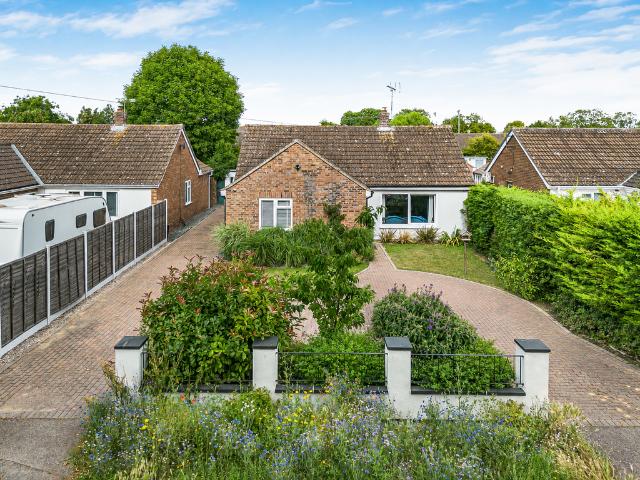 3 bedroom detached bungalow for sale
