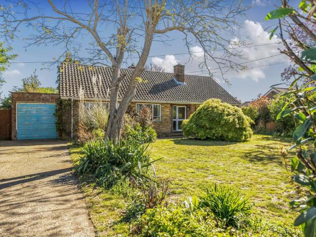 3 bedroom detached bungalow for sale