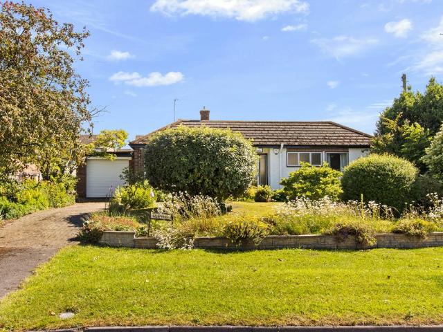 3 bedroom detached bungalow for sale