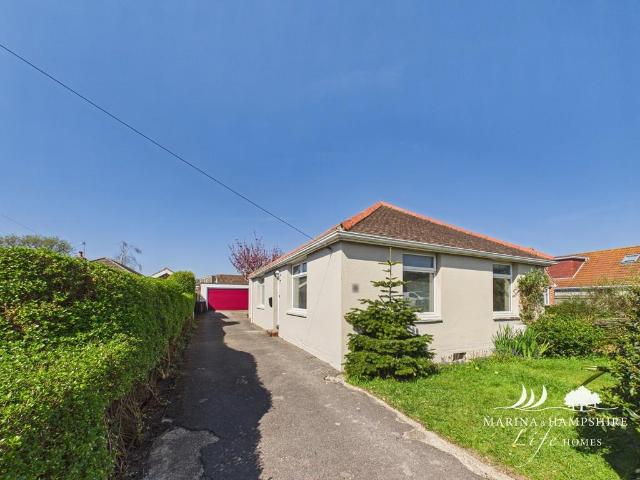 3 bedroom detached bungalow for sale
