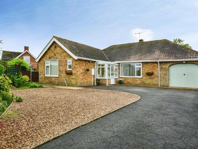 3 bedroom detached bungalow for sale